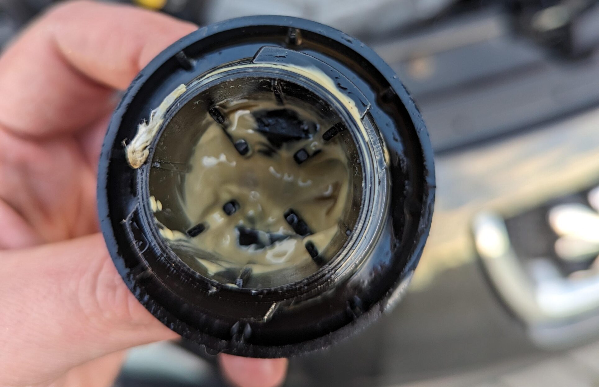 Smoke Coming Out of Oil Cap: 7 Causes, What Each Colour Means, and Fixes